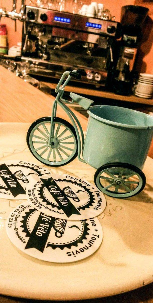 Création d'un logo pour un bar associatif sur Grenoble : Café Vélo